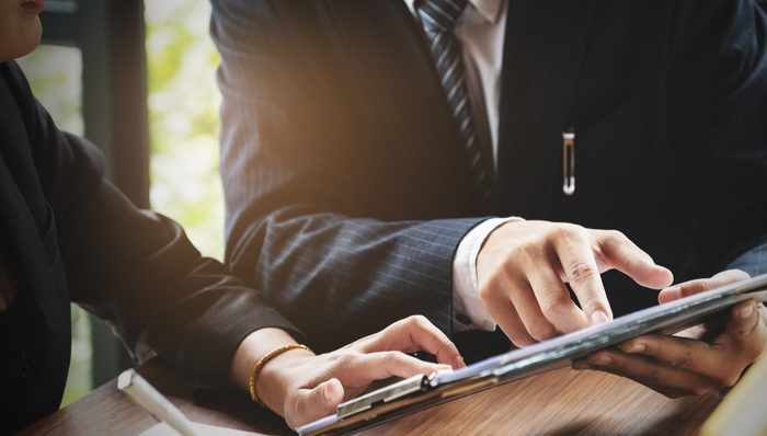 军工板块逆市上扬，军工ETF（512660）涨超0.4%，航天电子涨超4.2%|界面新闻