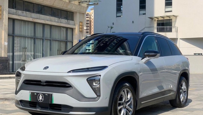 闪电快讯 | 新一代EC6上市 蔚来离月销3万的目标更近了？|界面新闻 · JMedia