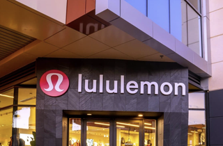 围剿Lululemon：当Nike安踏李宁觊觎高收入女性的钱包 | 界面 · 财经号