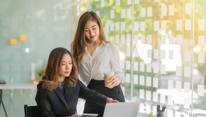 芯片股全面反弹，芯片ETF（512760）涨幅超1.5%，卓胜微涨超8.3%|界面新闻