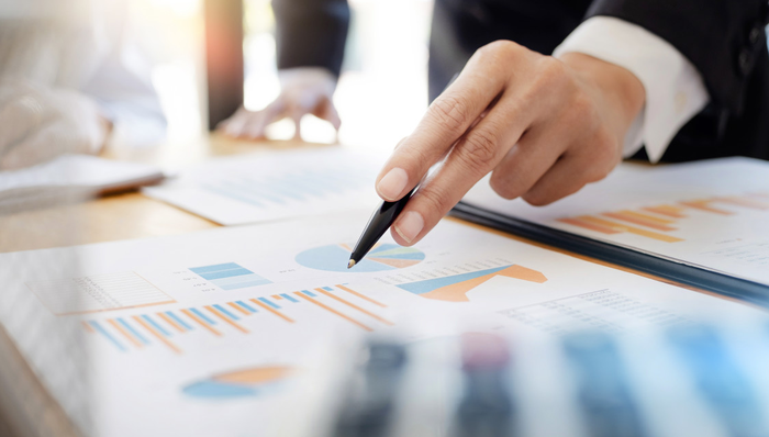 港股流动性不断改善，港股通消费ETF(513960)大涨5%，理想汽车涨近6%|界面新闻