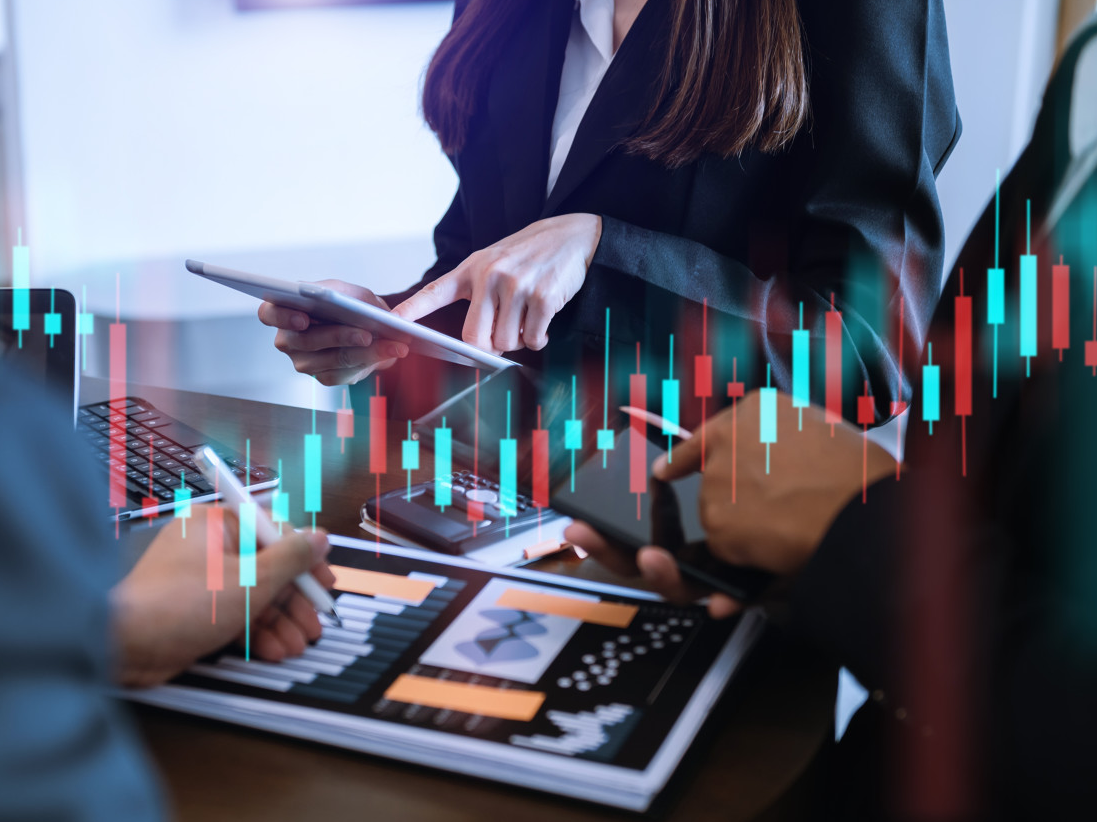 2025年全国能源工作会议召开，能源结构持续优化，央企现代能源ETF(561790)早盘涨近1%|界面新闻