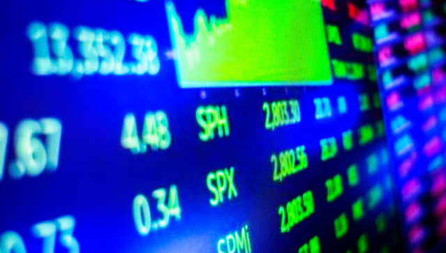 ETF主力榜 | 消费ETF(159928)主力资金净流出3079.22万元，居可比基金首位-20250804 | 界面新闻